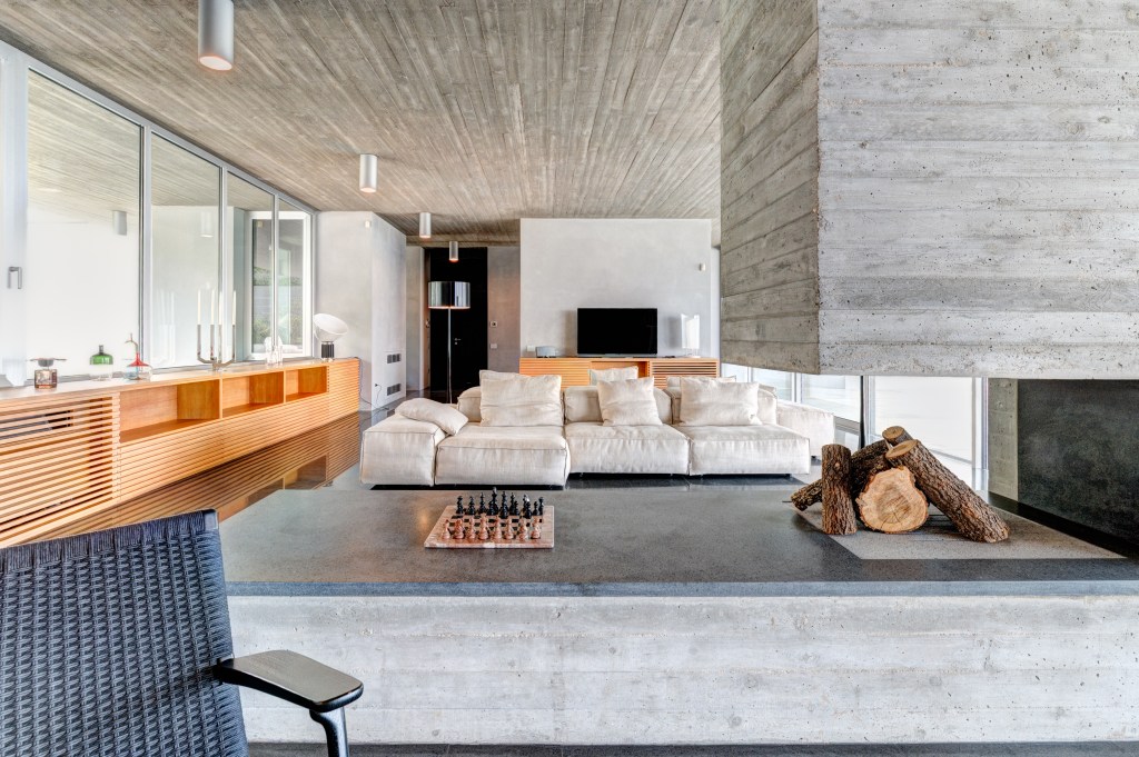 19-06-2025 Puglia | Matera | Design Villa - Italian Property Auction